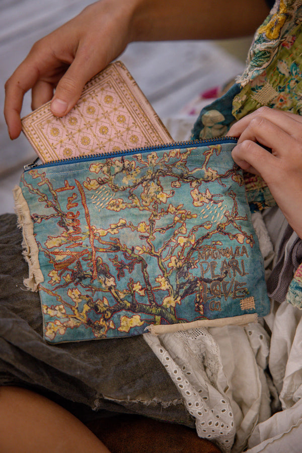 Vincent Bloom Coin Pouch – Magnolia Pearl Clothing